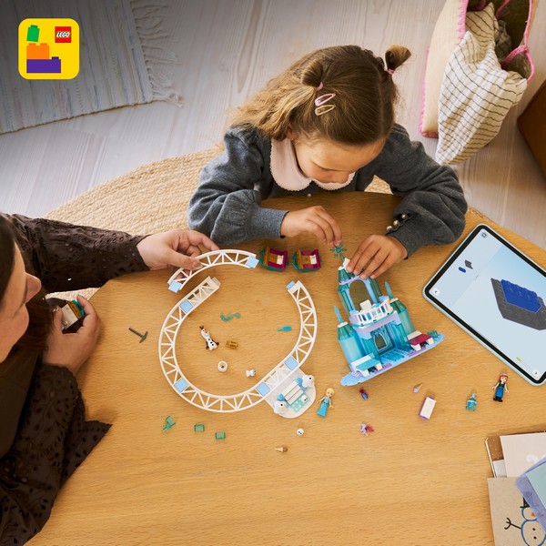 LEGO Disney Princess 43281 Elsa Jégkastélya És Szánkós Kalandjai